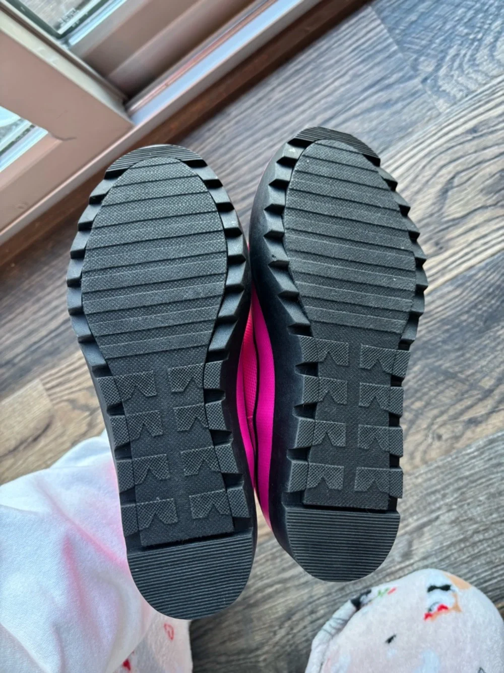 Juicy Couture | Shoes | Juicy Couture Vibrant Pink Platform Sneakers ...